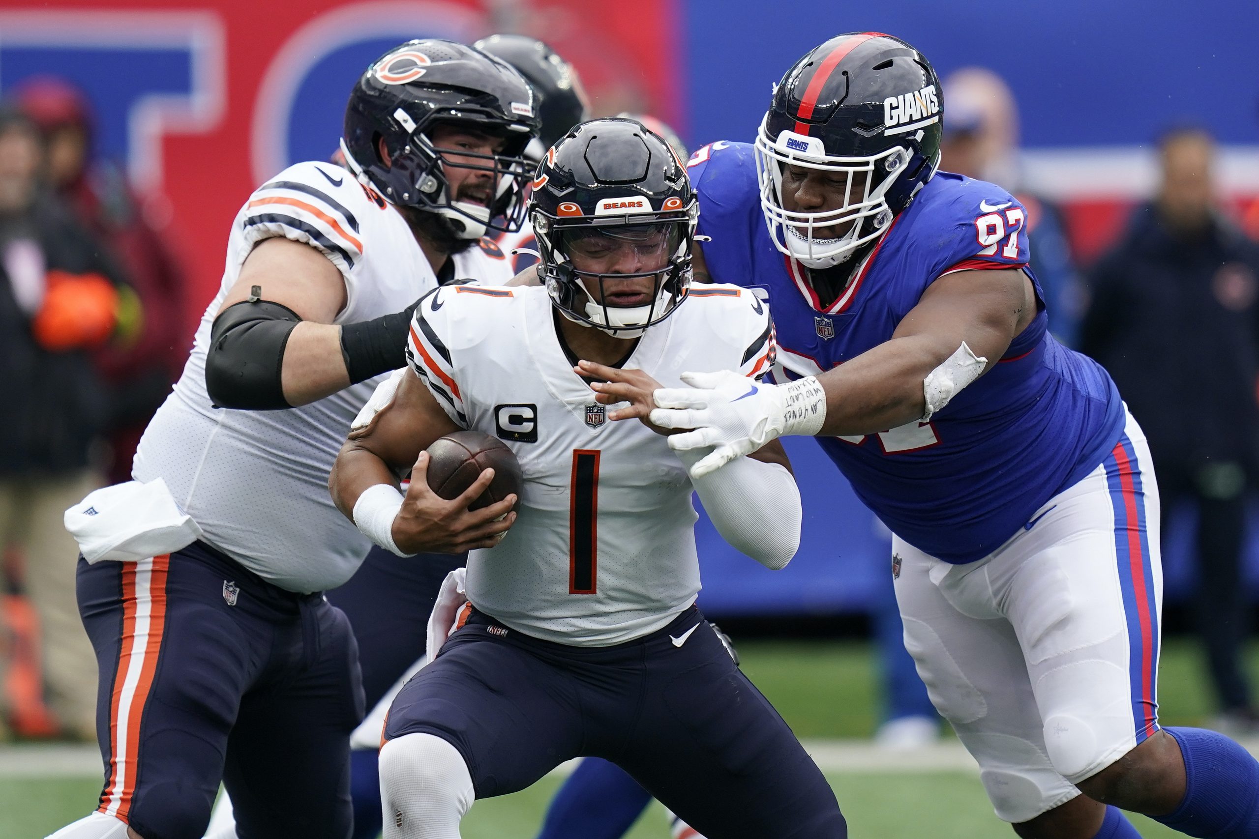 NFL 4-on-4: Justin Fields, upsets en tegenvallers - SportAmerika